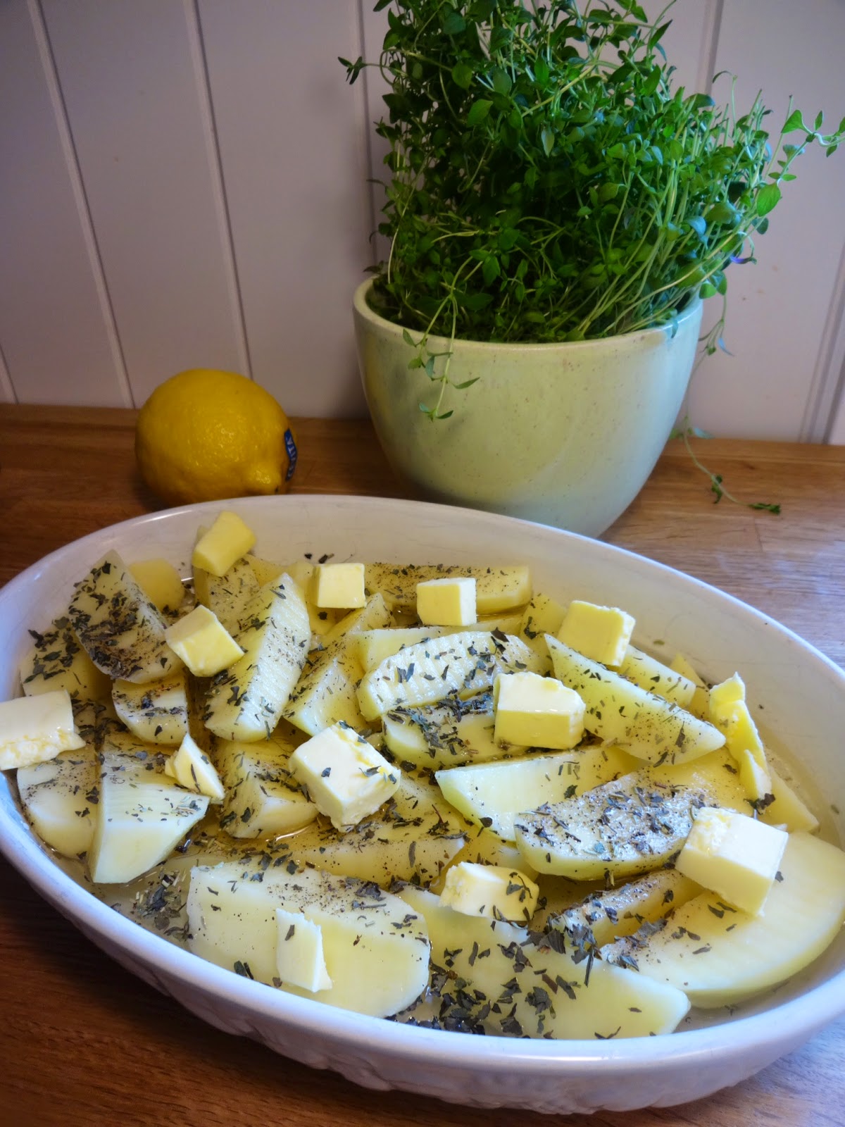 Edels Mat : Arni kleftiko 'Stjålet lam', fra Hellas, servert med greske ...